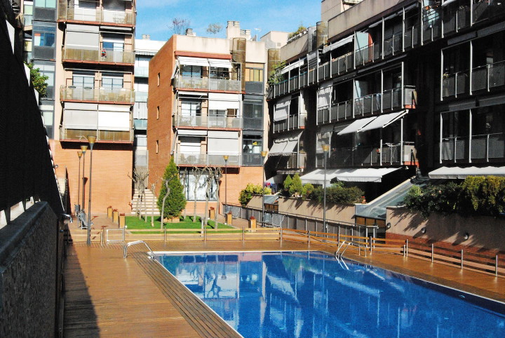 With Big Pool And Private Terrrace! - El Masnou
