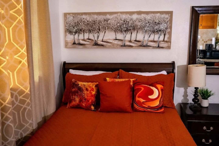 Free Parking, Walk To Restaurants & Beaches - Nassau
