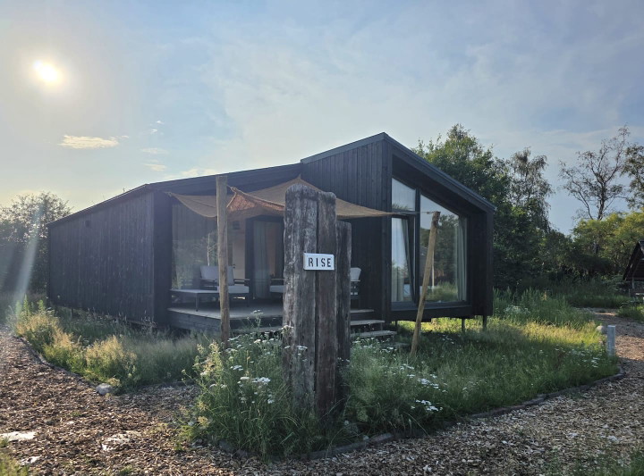 Brand New Stylish Lodge, Durable With Veranda - Hoogeveen