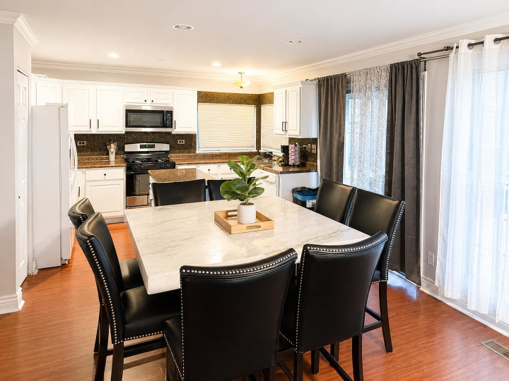 4br Elgin Home30 Min To Ord50 Min To City - Elgin, IL