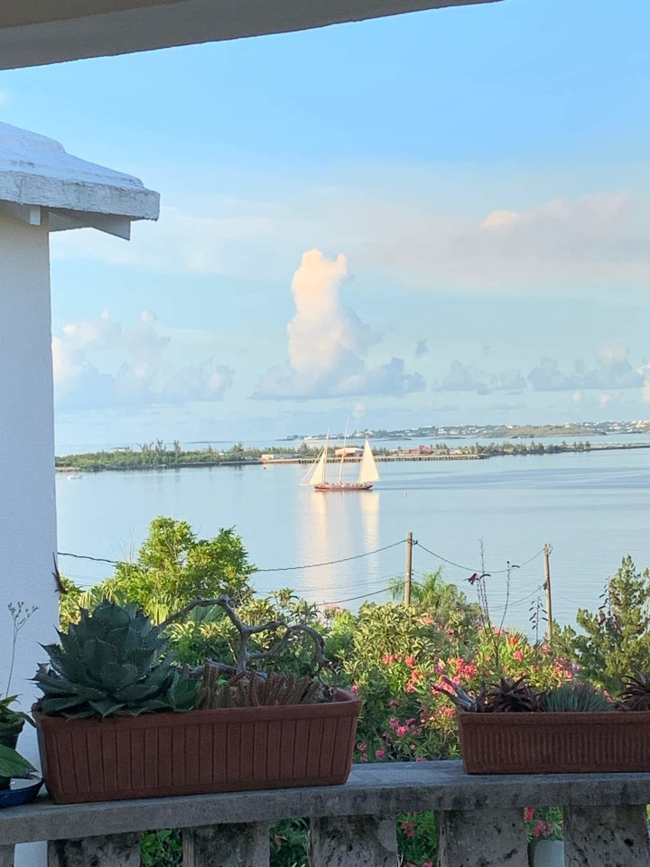 Stunning Two Bedroom With Private Dock Near Golf - Bermuda