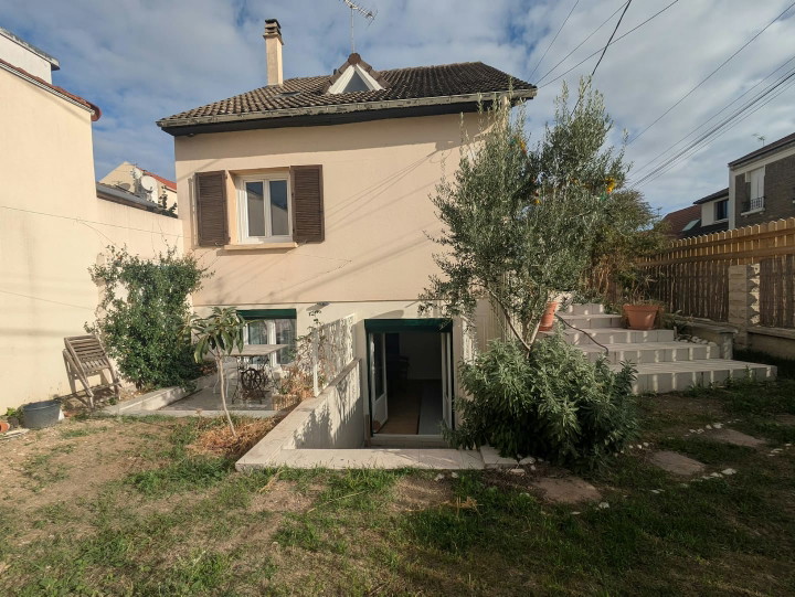 Private Studio Apartment - Aubervilliers