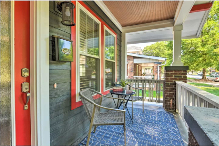 New! Centrally Charlotte Home Close By Amtrak! - Charlotte, NC