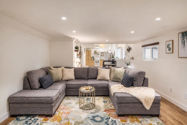 Peaceful Pines Escape 1 Bed 1 Bath Suite Kelowna - Kelowna