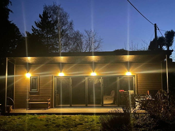 Summer House On The Edge Of The Cotswolds -