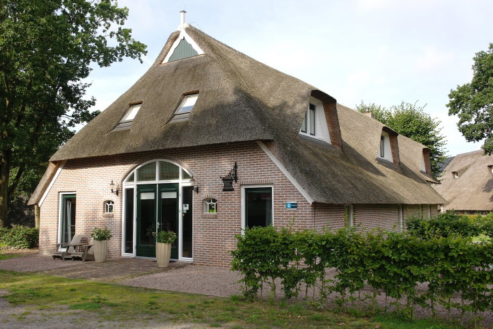 Ruim Appartement In Mooi Historisch Drents Dorp - Assen