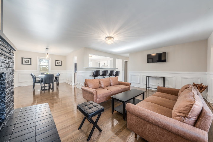 Exquisite Getaway Home - Tinley Park, IL