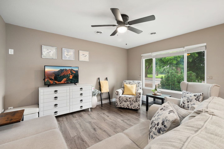 City Park Retreat | Near Golf, Parks & Old Town - Wellington, CO
