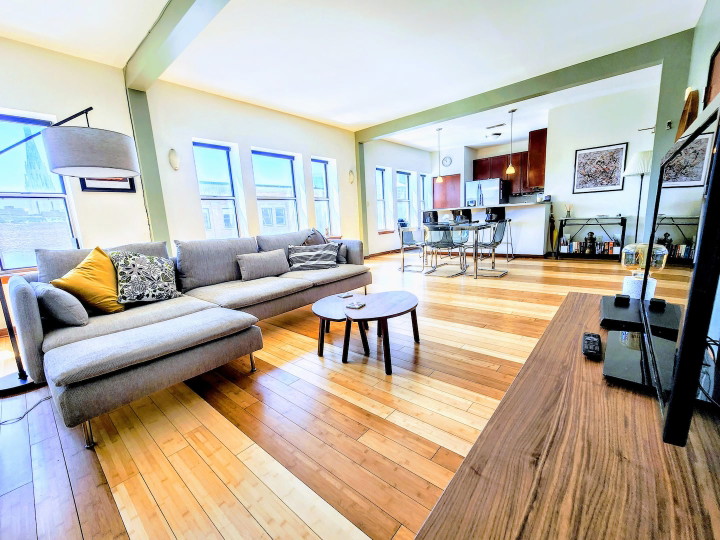 The Juke: Spacious Downtown Condo On Mass Ave! - Indianapolis