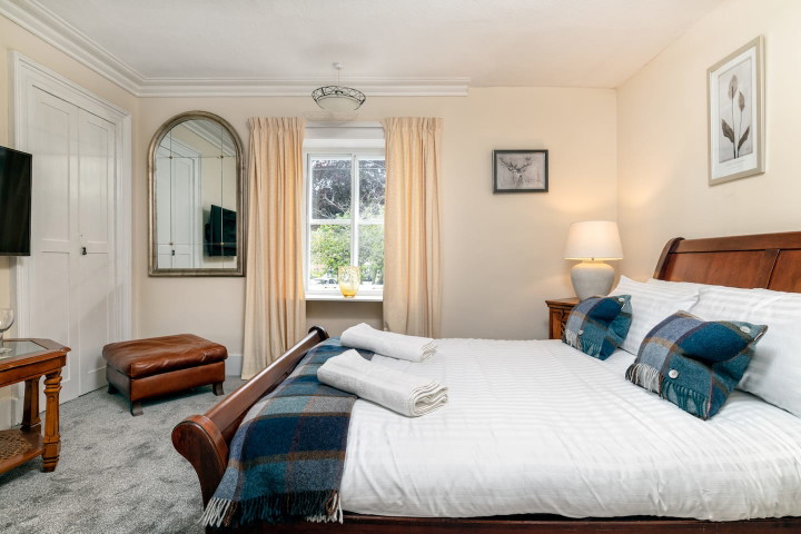 Peaceful Room Above Dining Gem | Village Views - Ballater