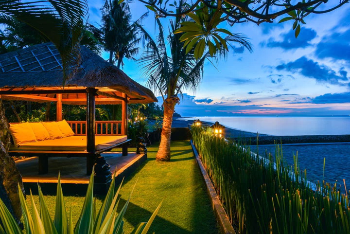 Villa Branie - Villa Frente A La Playa Privada En El Norte De Bali - Bali
