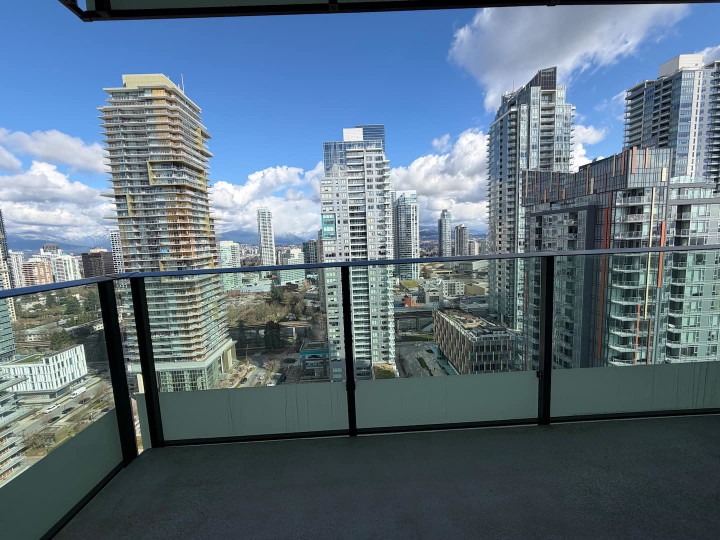 17~metrotown  Station Entire 1b1b Unit - Burnaby