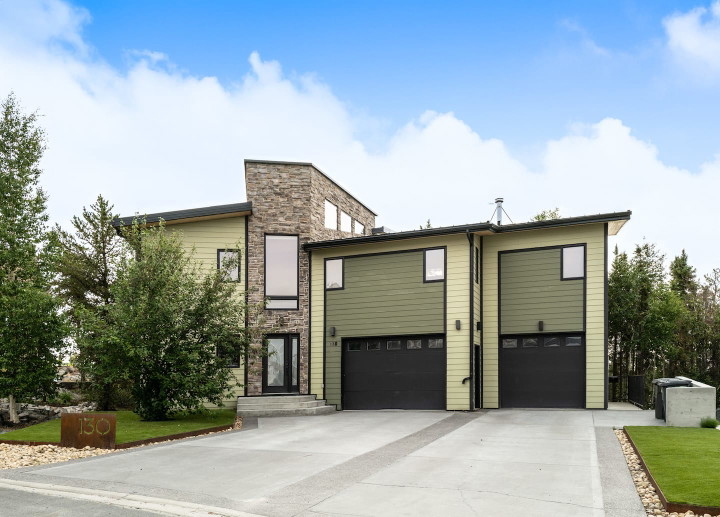 Aurora Oasis Luxury Home - Yellowknife