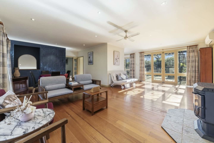 Warburton 3br Farmhouse | Llama & Country Views - Warburton