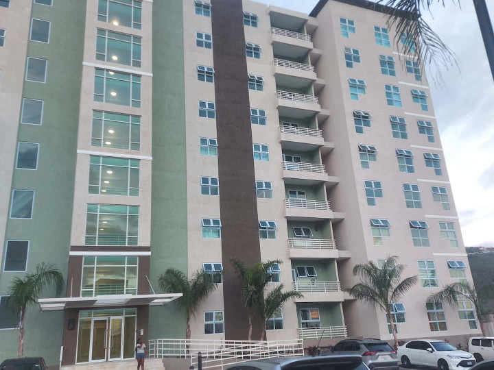 Sofia's Cozy Condo @The Lofts Kingston Ja| 1bdr - Kingston