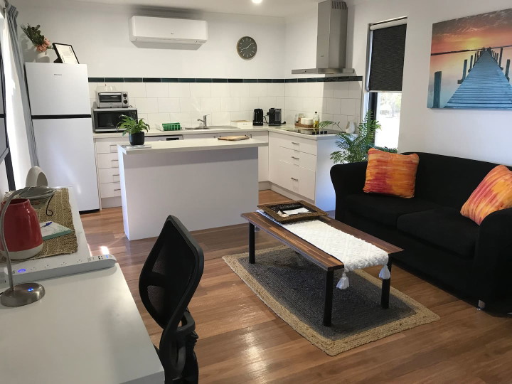 Sunset Haven 13 Mins To City, Secure, Private Unit - Geraldton