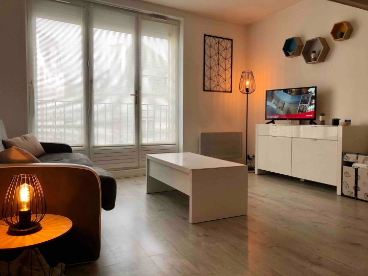 Arras Center: A Cozy Haven Between The Train Station And The Squares - Arras