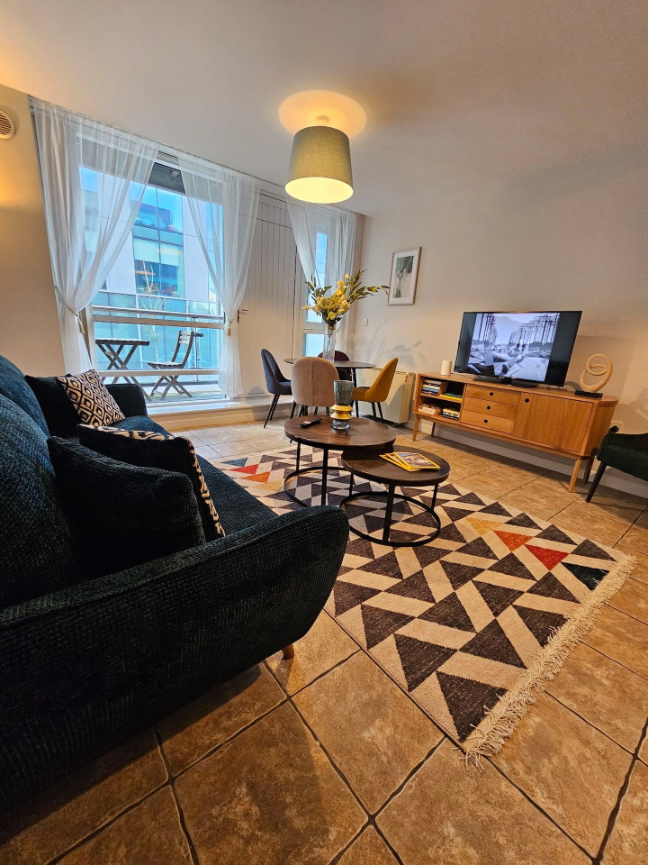 By The Harbour -With Free Parking - Galway