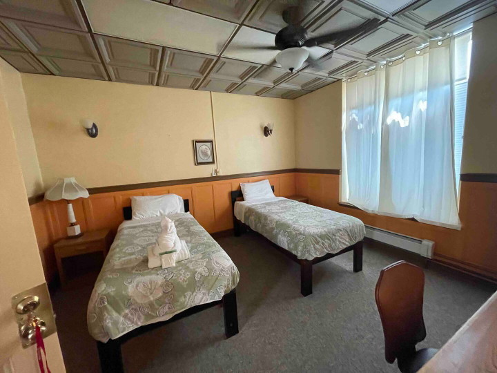 Jasmins Place Rm #7 W/ Two Xl Twin Or A King - Minnesota