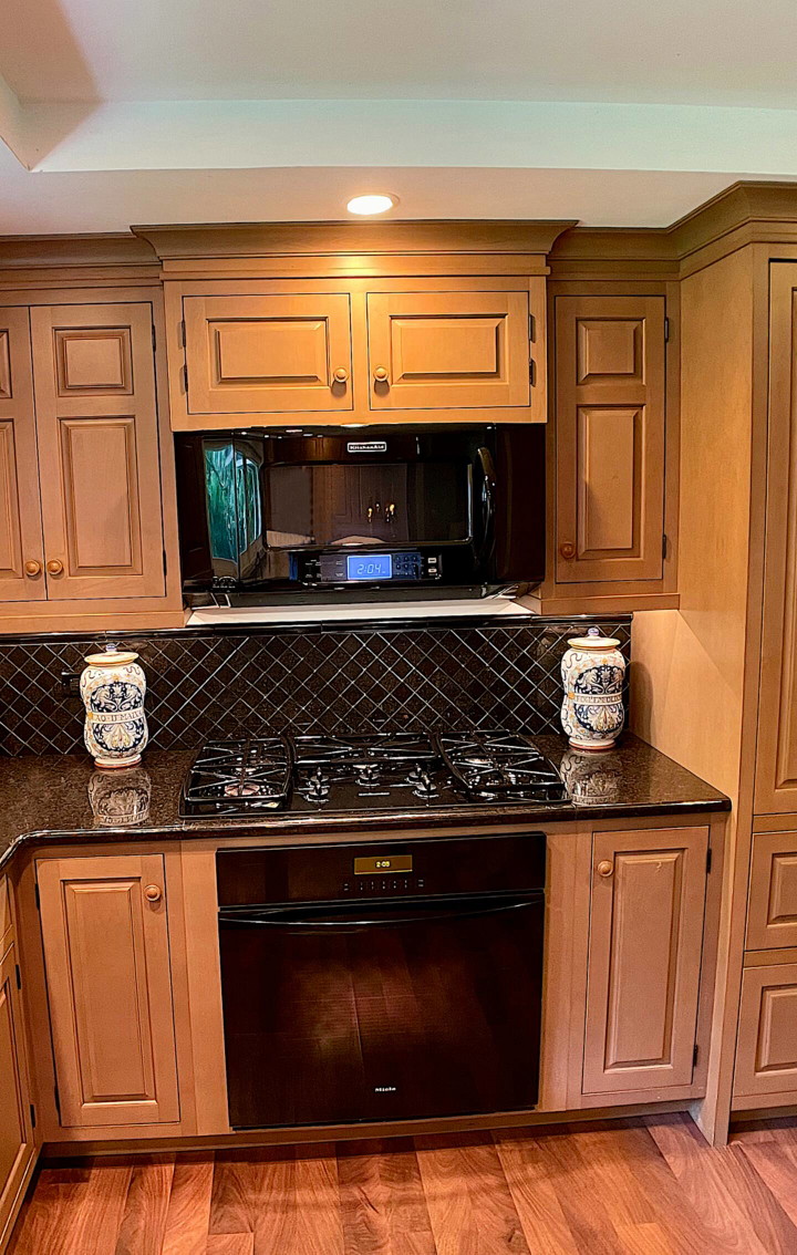 Secluded Home On Wooded Acreage - Luxury Amenities - Naperville
