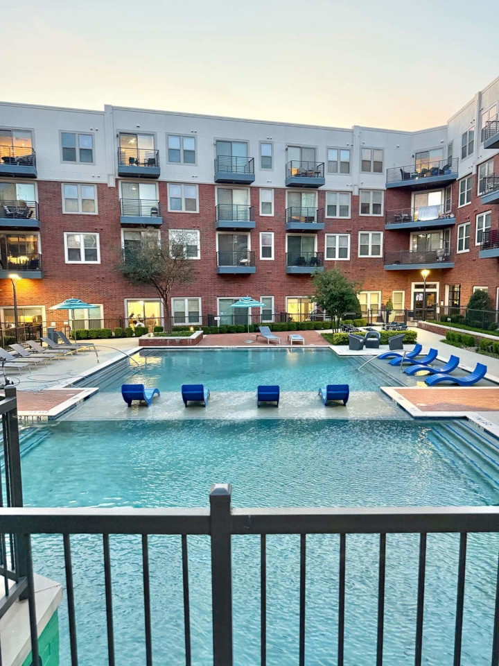 First Floor 2br | Pool View Universal Kids 5 Mins - The Colony, TX