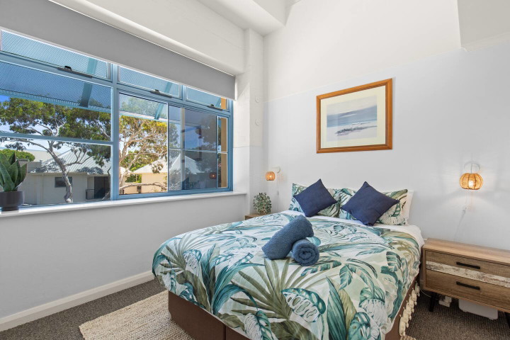 Rise & Rest: South Freo Life - Walk, Swim & Dine - Fremantle