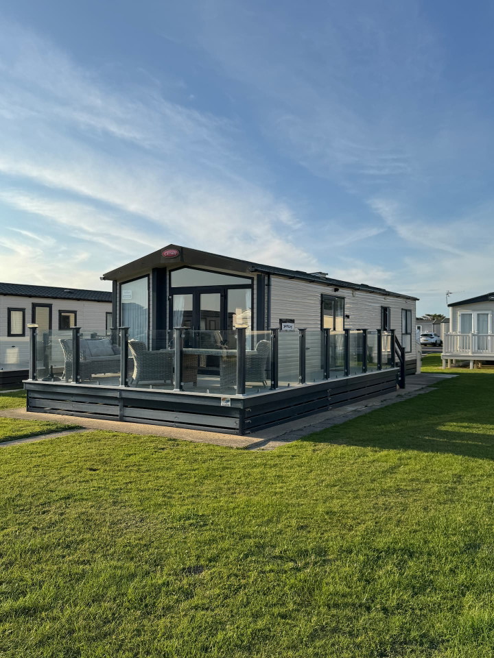 Luxurious Lodge - With Isle Of Wight Sea View - Mudeford