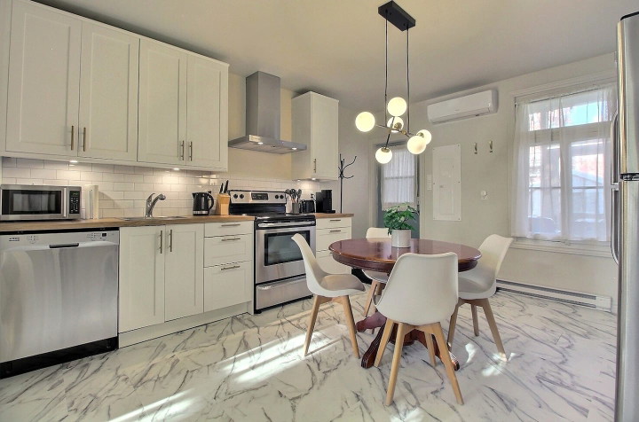 Appartement Chic Rénové Avec Stationnement - Levis