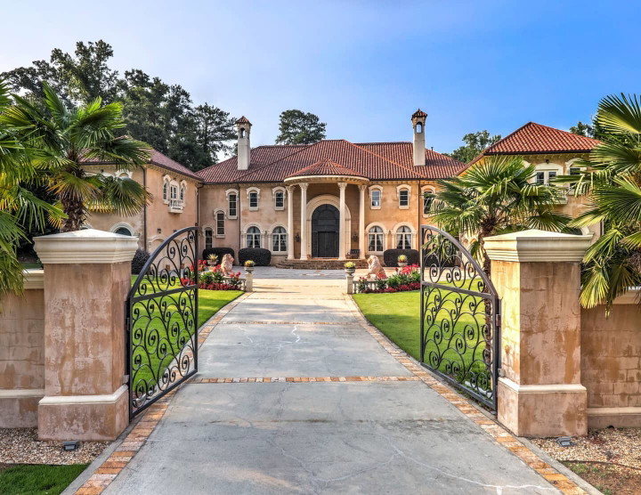 Dream Mansion 10 Br + Pool/hot Tub Near Dt Atlanta - Sandy Springs, GA