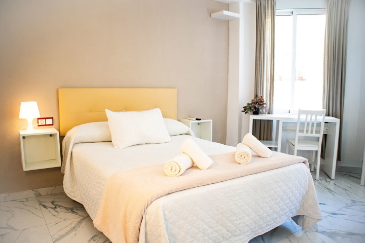 Habitación Triple De Hotel En Vélez-málaga - Vélez-Málaga