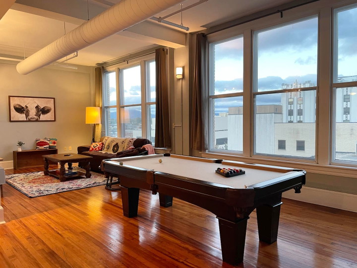 Downtown Apartment With King Size Bed - Roanoke, VA