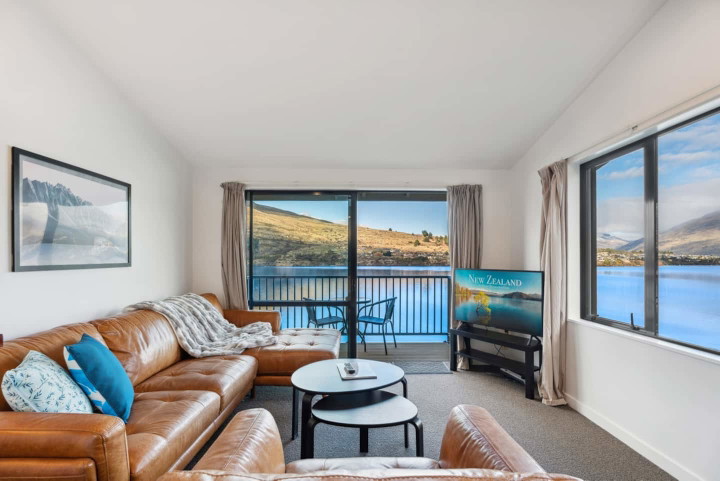 Scenic Lakefront Apartment - ニュージーランド クイーンズタウン