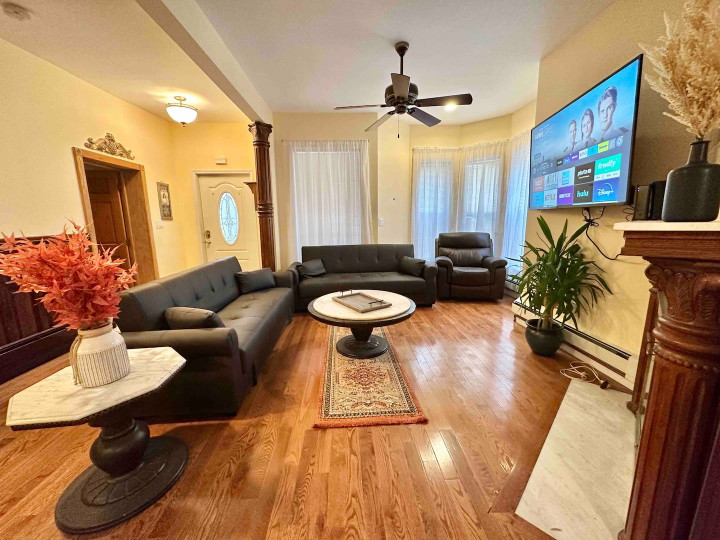Very Spacious 4 Bedroom & 4 Baths Niagara Falls - Niagara Falls, NY