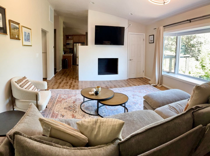 Hilltop Escape - Redding, CA