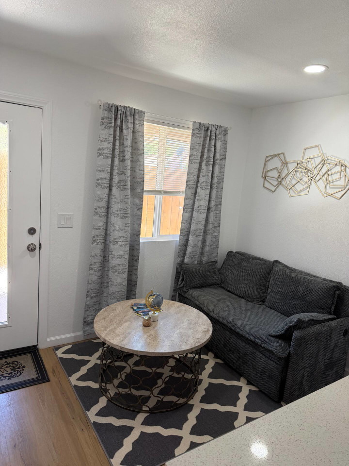 Mi Casa Es Tu Casa - Escondido, CA