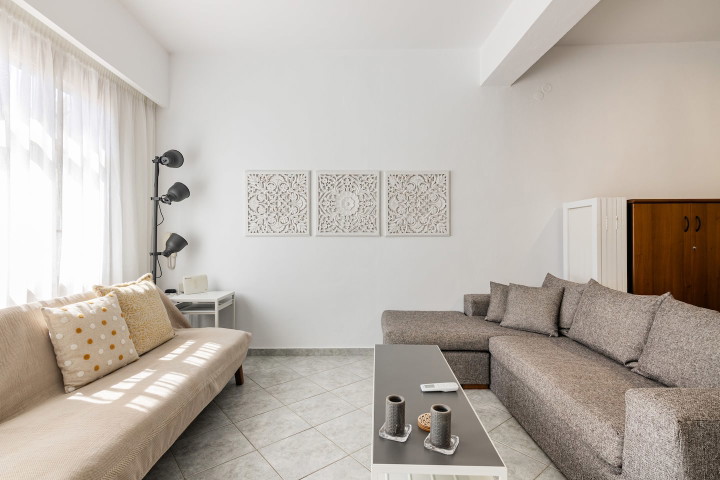 Kamaraki Apartment- 100 Sq. M, With Office Desk - Crete