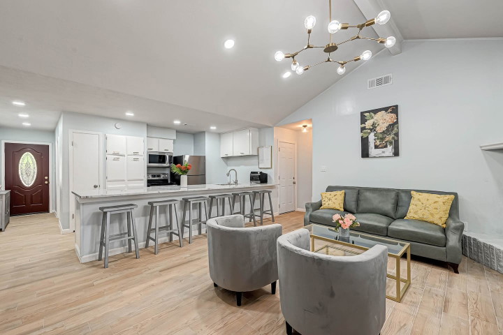 Remodeled_entire 4b/2b Home In Bellaire - Houston