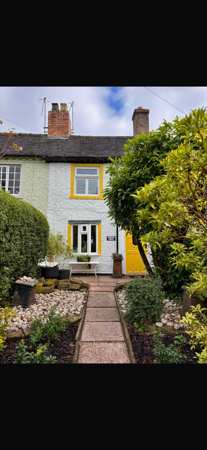 Ingles Nook Cosy Little Cottage. Penkhull Village - Cheshire