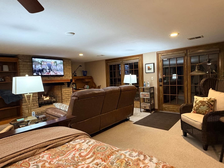 Pristine Private Entry Studio W/gas Fp @ Polaris - Columbus, OH
