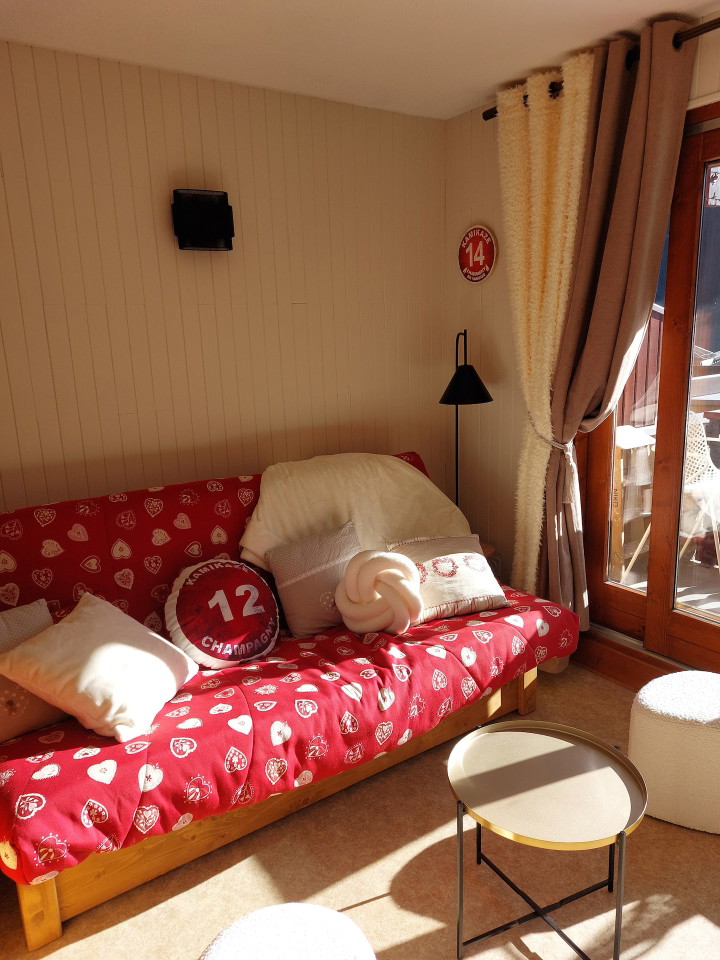Beautiful F2  The Cocoon Of 2 Sheep - Champagny-en-Vanoise