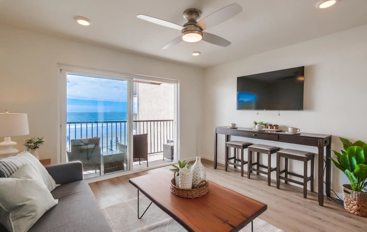 Tyson Park House #A - Oceanfront Studio - Carlsbad, CA