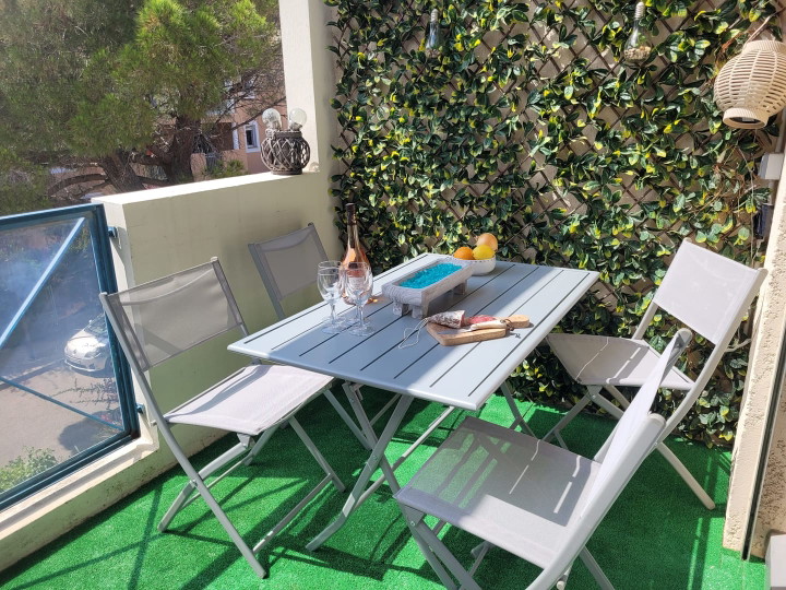 Cozy T1 Climatisé Avec Terrasse & Accès Piscine - Le Lavandou