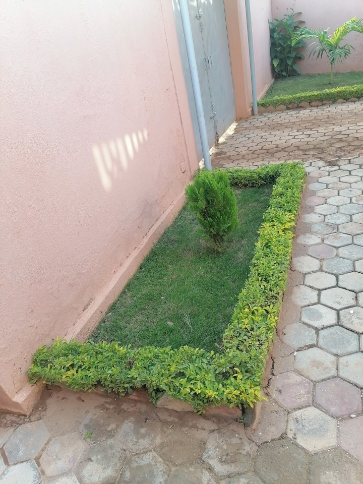 Magnifique Villa De 2 Pièces Avec Parking Privée - Ouagadougou