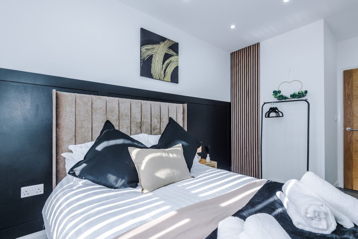 Didsbury Village Luxury 2br/2ba + Gated Parking - 