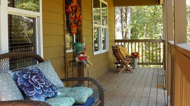 Red Roof Cabin #2 - Tennessee