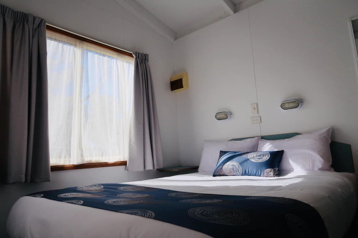 2 Bedroom Cabin Pool Frontage - Euroa
