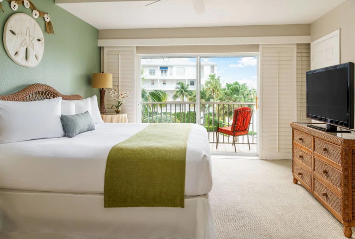 Stylish 2br, Olde Marco Deluxe Suite - Marco Island, FL