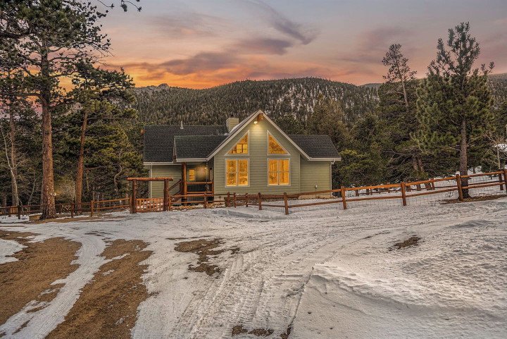 Pines & Peaks Cabin | 10 Min To Rmnp | Hot Tub - Allenspark, CO