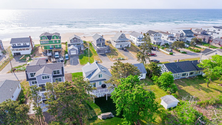 Wells Beach House| Hot Tub| 5 Min To Beach Access - Wells, ME