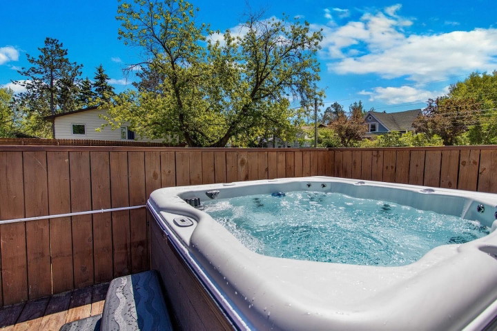 North Coast Cottage, Heirloom Vacations - Duluth, MN